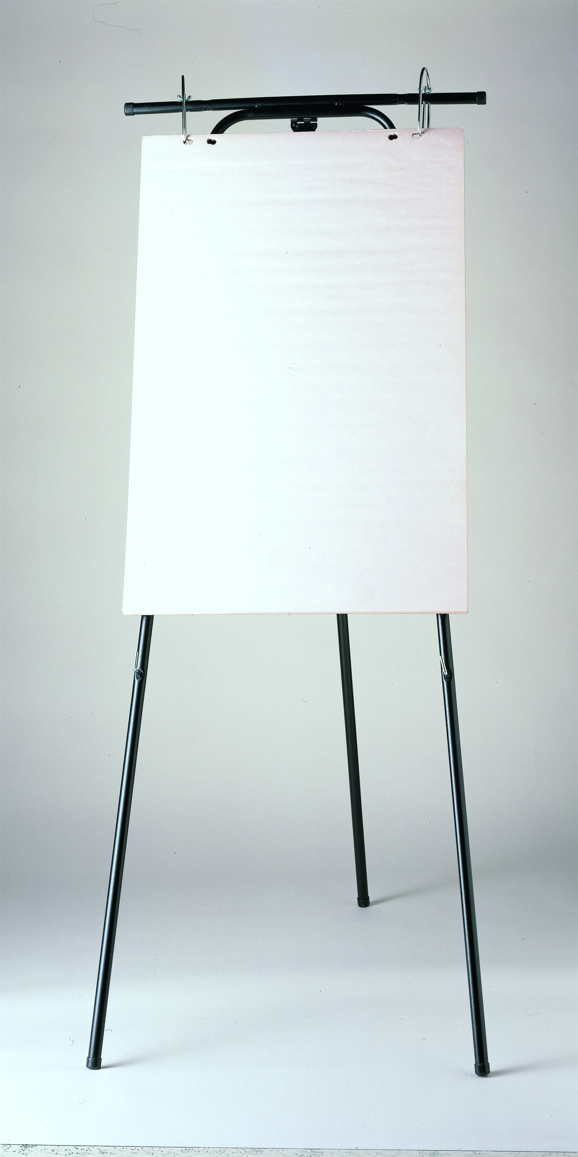 Quartet® Black Magic Easel, Tripod - ACCO Canada