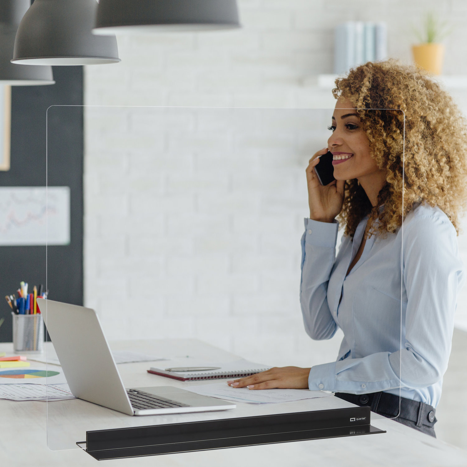 Quartet® Acrylic Sneeze Guard/Table Divider - ACCO Canada