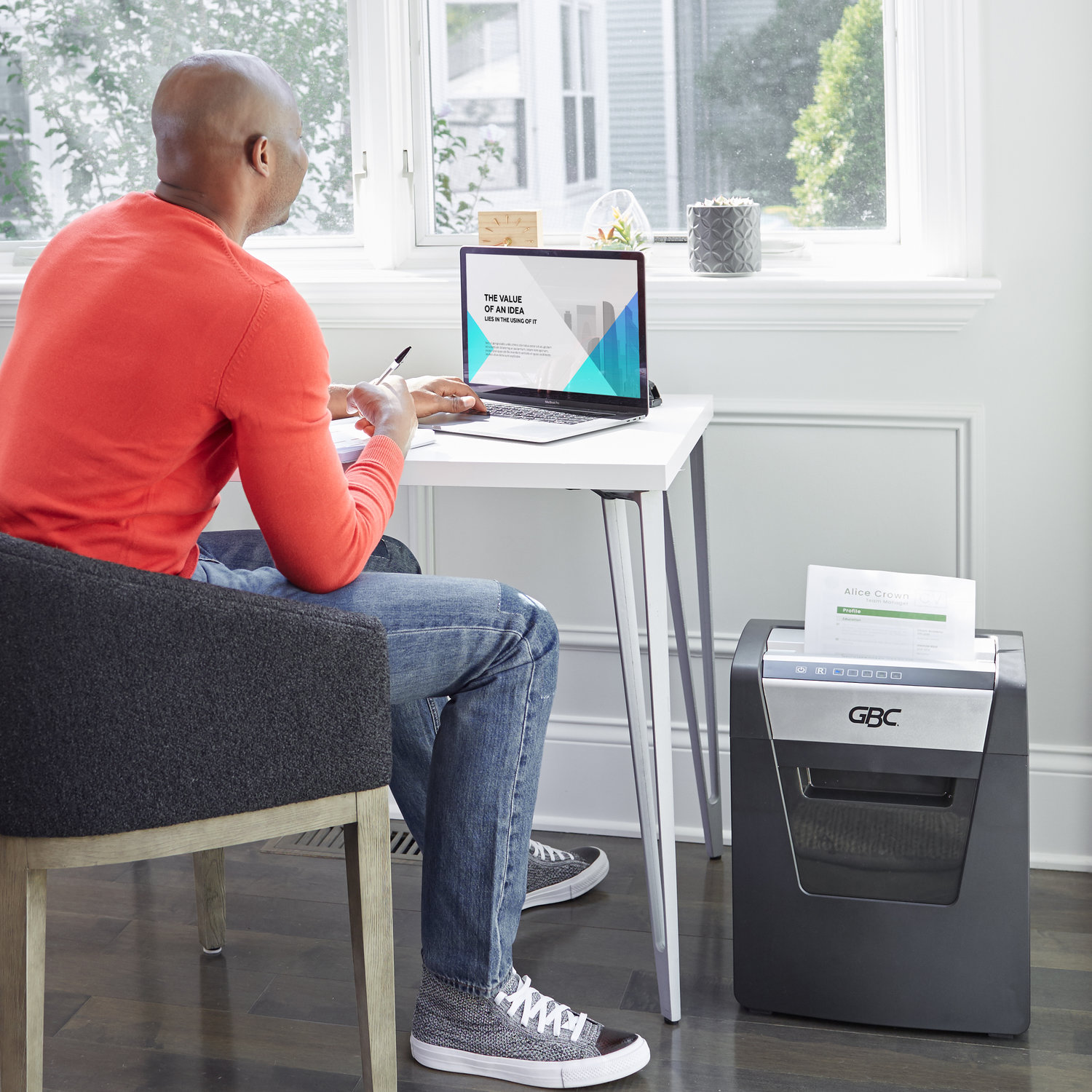 Déchiqueteuse SM10-06 de haute sécurité pour la maison ShredMaster™ GBC ...